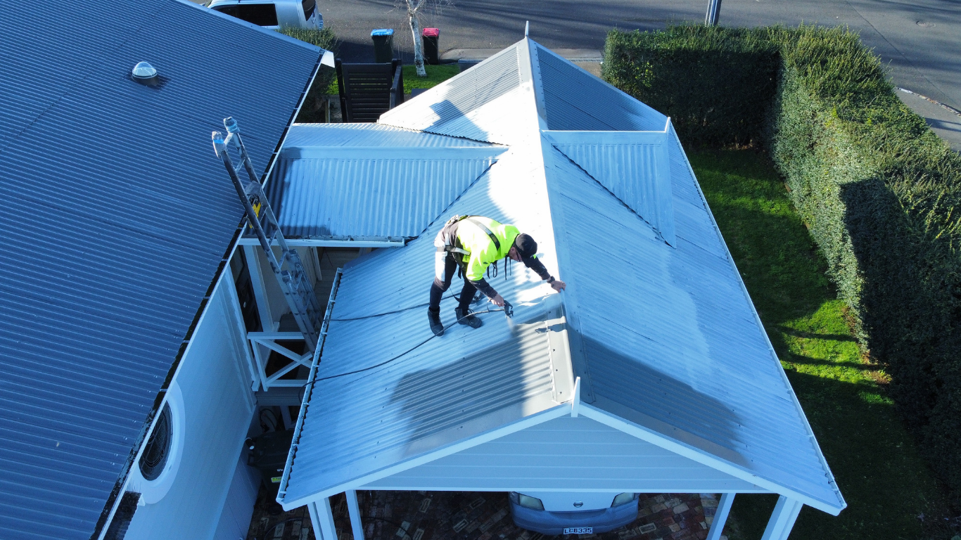 Roof Maintenance - El Contractor